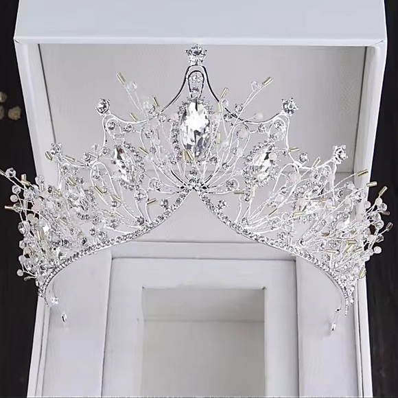 Exclusively Fancy | Accessories | New Luxury Rhinestone Wedding Crown ...